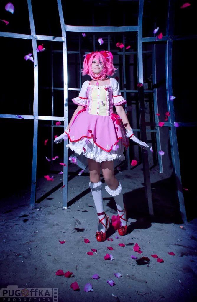 Pugoffka-sama encanta com cosplay da icônica Madoka Kaname